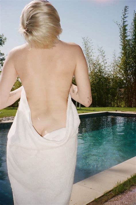 Miley Cyrus Leaked 27 Photos TheFappening