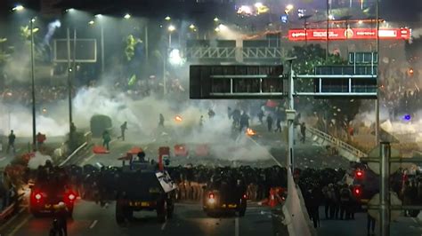 திருமணத்துக்கு வெளியே உறவுகொண்டால் தண்டனை இந்தோனீசியாவின் புதிய சட்ட வரைவு Indonesia Set To