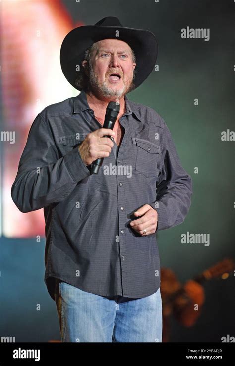 Ga 17th Oct 2024 Tracy Lawrence On Stage For Tracy Lawrence