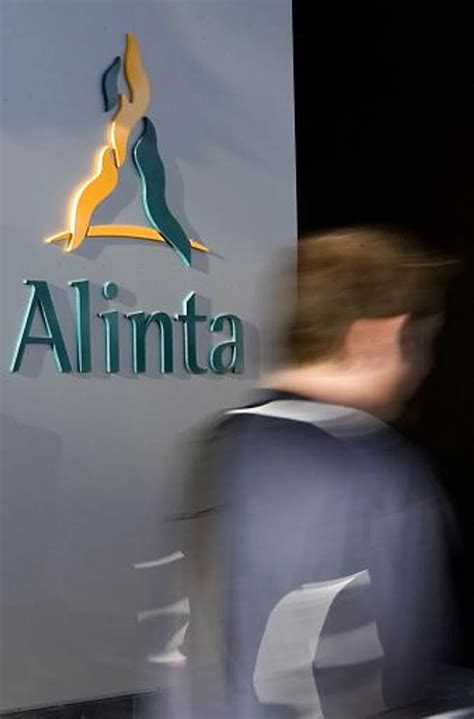 Sembcorp Confirms Talks To Buy Australias Alinta Energy From Chow Tai