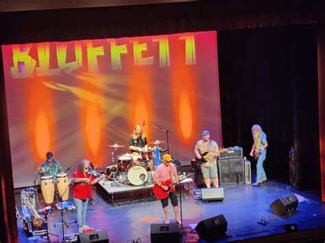 Parrot Heads Pack App Theatre For Jimmy Buffett Tribute Concert Main