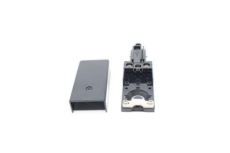 Vierkante Aansluiting Aarde Links 1 Fase Zwart