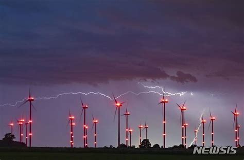 스웨덴 발트해 풍력발전소 건설 계획에 거부권러시아 대응에 방해