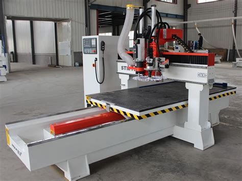 Moving Table CNC Router With Rotary Automatic Tool Changer STYLECNC