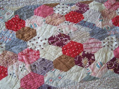 THE ANTIQUE LINEN CUPBOARD Patchwork Quilts