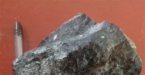 Geologi Pertambangan Deskripsi Batuan Peridotit