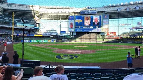 Diamond Field Front Of Sections 110125 Milwaukee Brewers Vs Miami