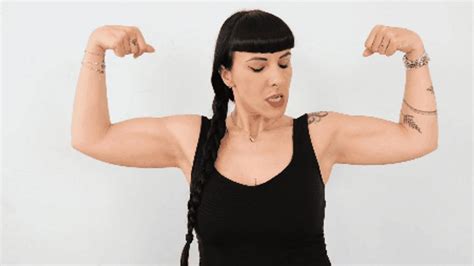 Worship Daphnes Huge Muscles Biceps Italian Fetish Game Clips4sale