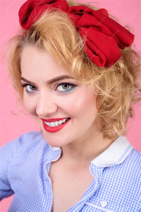 Pin Up Girl Hair With Bandana
