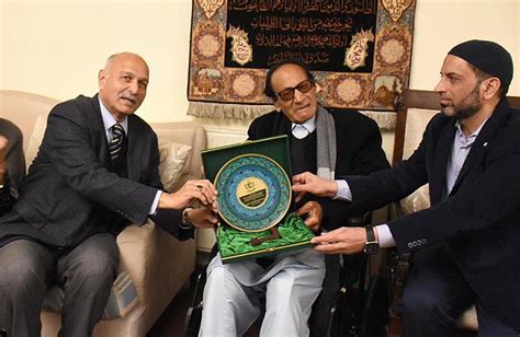 Senior Politician Chaudhry Shujaat Hussain Along With Senator Mushahid Syed Presenting Shield To
