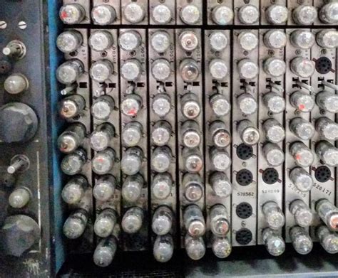 An 8 Tube Module From A 1954 Ibm Mainframe Examined Its A Key Debouncer
