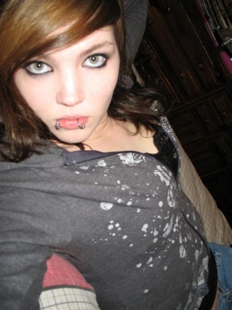 Emo Girlfriend Posing For Pictures Porn Pictures Xxx Photos Sex