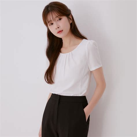 로엠 베이직 라운드넥 반팔 블라우스1colorrmble24r02