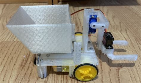 Robot Rubbish Collector Tekyinblack