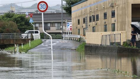 იაპონიაში წყალდიდობის გამო 370 000 ადამიანის ევაკუაცია გახდა საჭირო