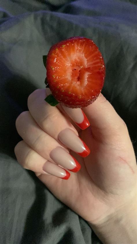 Маникюр 2022 длинные френч Gummy Candy Peach Rings Gummies