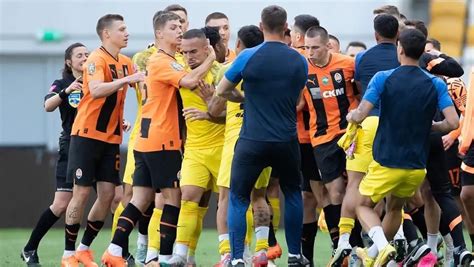 Шахтар СК Дніпро 1 УАФ покарала учасників масової бійки у чемпіонському поєдинку — Спорт 24