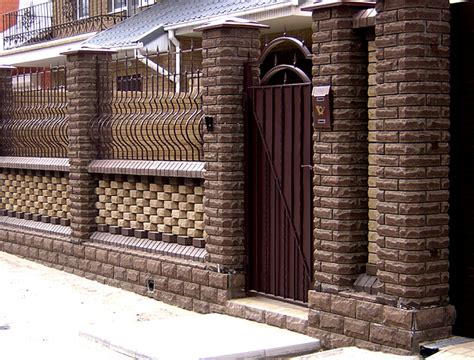 Как правильно подобрать колер под цвет кирпича Brick Fence Fence Design Front Wall Design