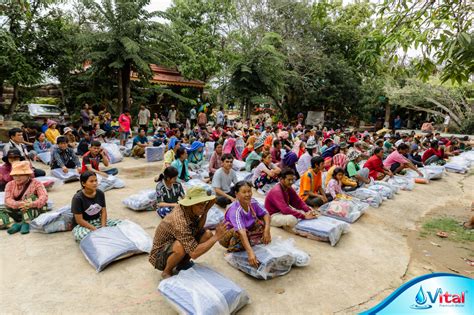 ជនភៀសសឹក ១ ៨០០គ្រួសារ នៅស្រុកអូរជ្រៅ ខេត្តបន្ទាយមានជ័យ ទទួលស្បៀងអាហារ