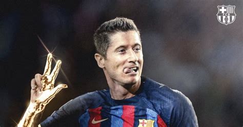 득점기계 레반도프스키 챔스리그 최초 3팀서 해트트릭