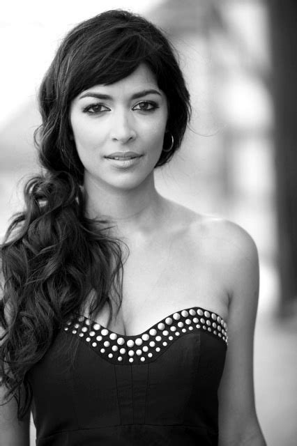 Hannah Simone From New Girl Serie Hannah Simone Gorgeous Hair