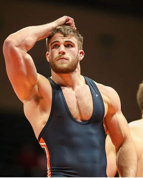Pin By Andrey Esquiria On Lgbtqia Bearded Men Hot Hot Men Bodies