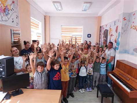 ГАЛЕРИЈА Денеска во прилепското музичко училиште започна првиот училишен ден во новата 2022