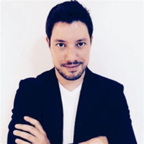 Renato Ribeiro Medium