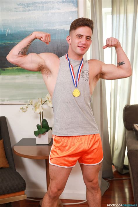 Runner Fakes An Injury To Have Sex With Training Buddy GayDemon