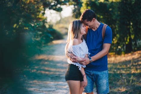 Честите срещи в началото изграждат илюзия за интимност и зависимост твърди психологът Life Dir Bg