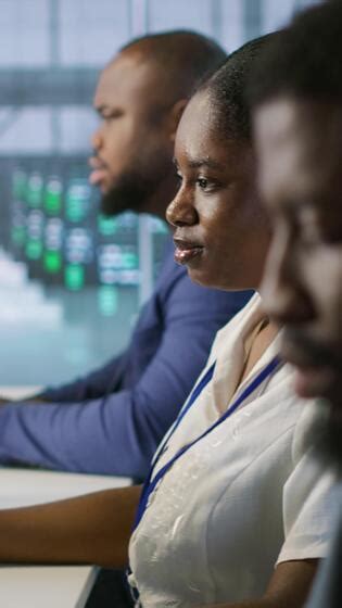 Vertical Software Developers In Data Center Implementing Ai Predictive Maintenance Systems