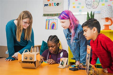 Hummingbird Premium Robotics Kit Edgeucating