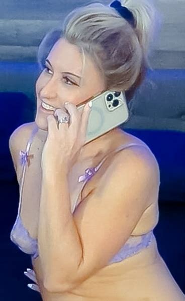 Angel Minx Model Profile