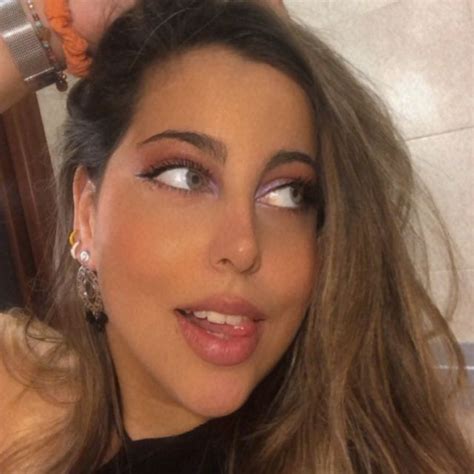 M A R I N A N I E V E S Mnievesf On Threads