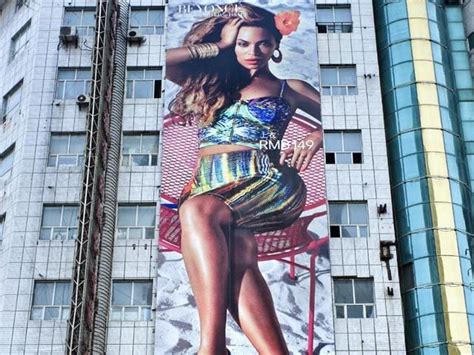 Driven To Distraction Sexy Billboards Affect Drivers Speed