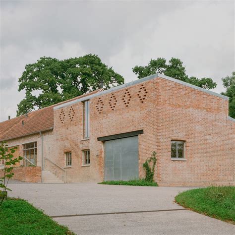 Six Columns By 31 44 Architects Named RIBA House Of The Year