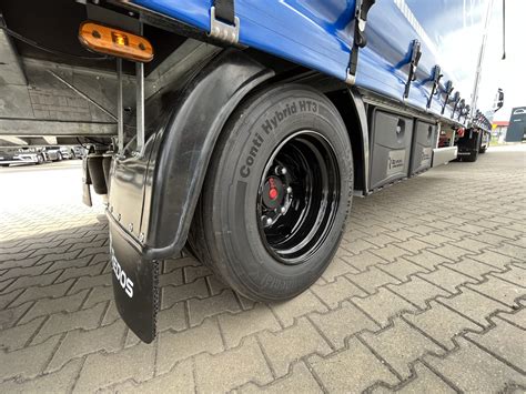 Redos Trailers X Volvo Trucks Dla VIA Transport GmbH Zabudowa Dwuosiowego Podwozia Oraz Lekka