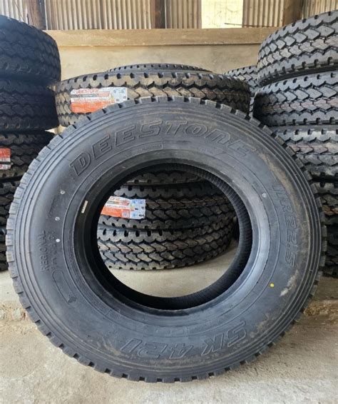 တရားမဝင် လုပ်ငန်းသုံးပစ္စည်းများ၊ လူသုံးကုန်ပစ္စည်းများ၊ စားသောက်ကုန်ပစ္စည်းများ၊ လိုင်စင်မဲ့