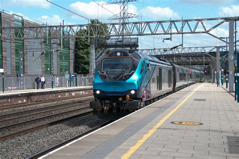 68021 Stafford Tpe Class 68 No68021 Passes Sltafford Slow Flickr