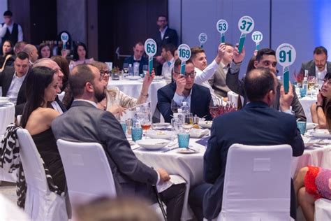 Благотворителният бал на фондация “Сийдър“ набра 200 хил лева за деца и младежи в неравностойно