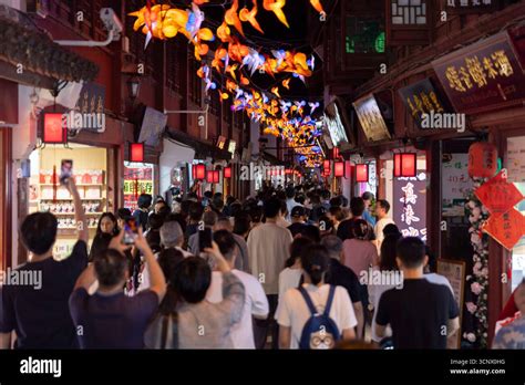Shanghai 22nd Sep 2025 People Visit The Qibao Ancient Town In
