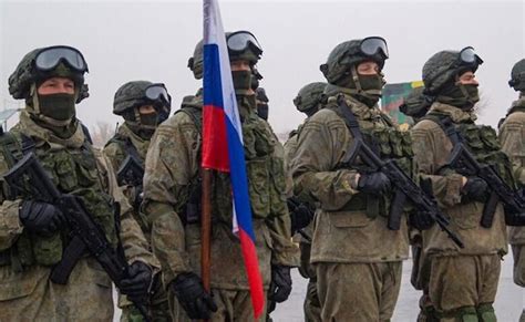 ЗСУ поставили Росію перед дилемою відводити війська з Херсона чи утримувати місто далі Troops