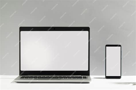 노트북과 스마트폰 정리 무료 사진