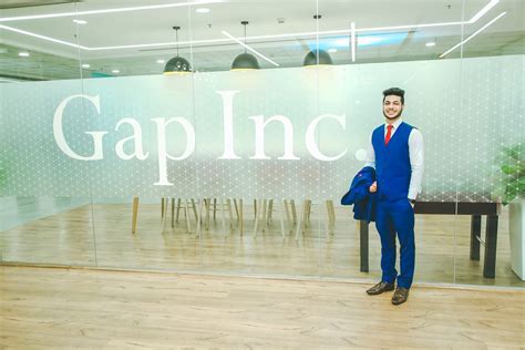 Sanchit Batra Indias Renowned Magician Sanchitbatra Medium