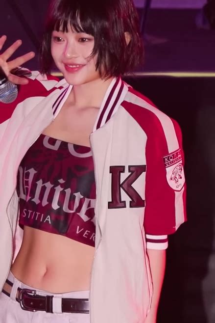 배 보이는 뉴진스 하니 움짤