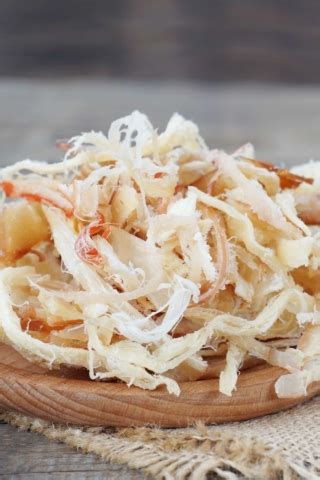 Сушёные кальмары в домашних условиях: рецепт — Лайфхакер