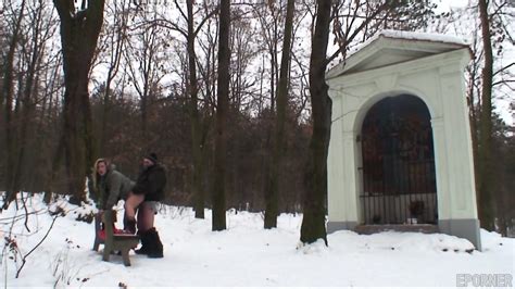 Winter Fun With Blonde Nympho Samantha Jolie