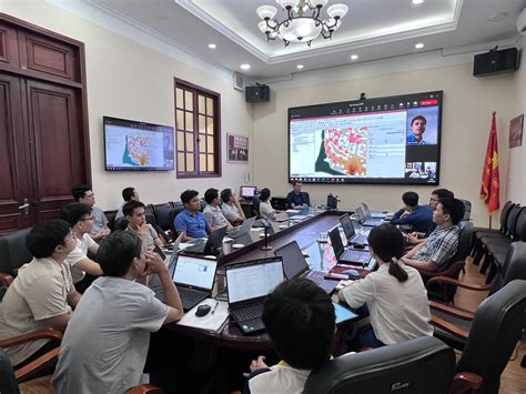 New Approach To Online Hydrodynamic Modeling In Flood And Inundation Forecasting At The