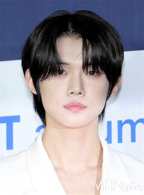 Mhn스포츠 `스타블링shot` [ms포토] 투모로우바이투게더[txt] 연준 순백의 왕자님 Zum 뉴스