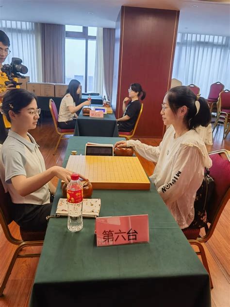 Samsung Prelim Chinese Women Zhou Hongyu Is Close To Progressing While Yu Zhiying Is Now